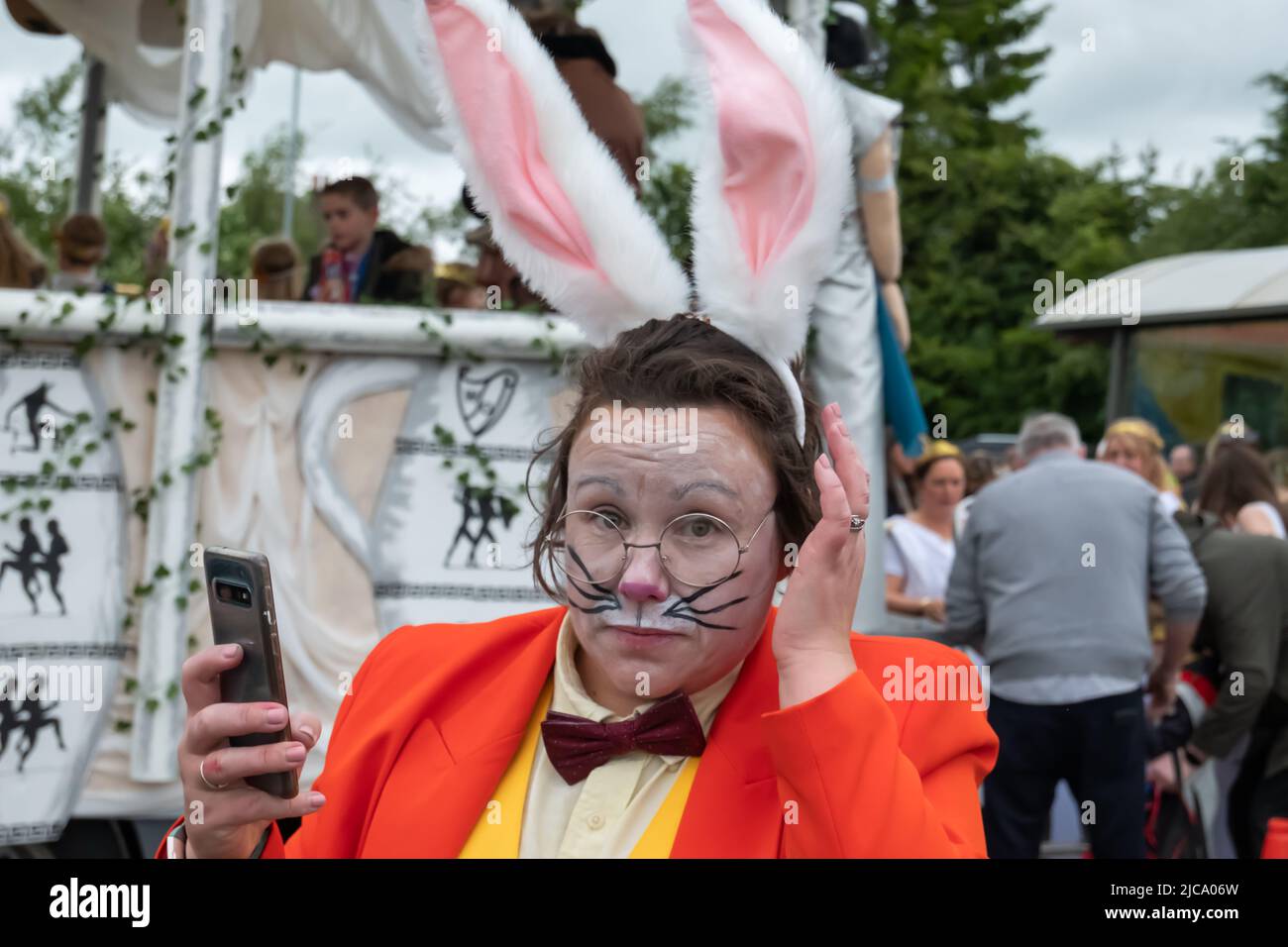 Strathaven, Scotland, UK. 11th June, 2022. Strathaven Gala makes a ...