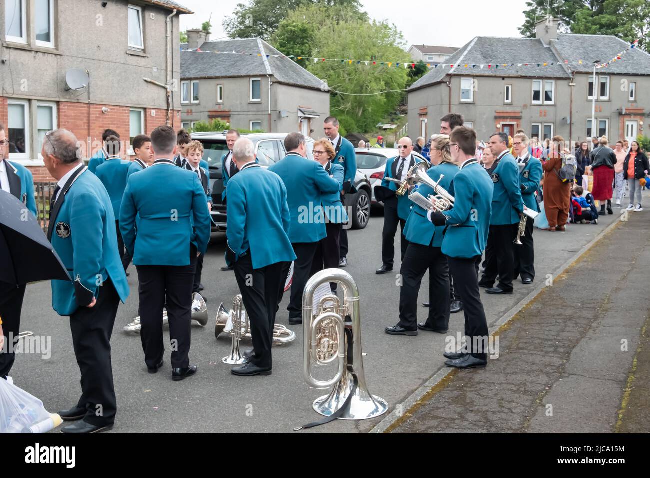 Strathaven, Scotland, UK. 11th June, 2022. Strathaven Gala makes a ...