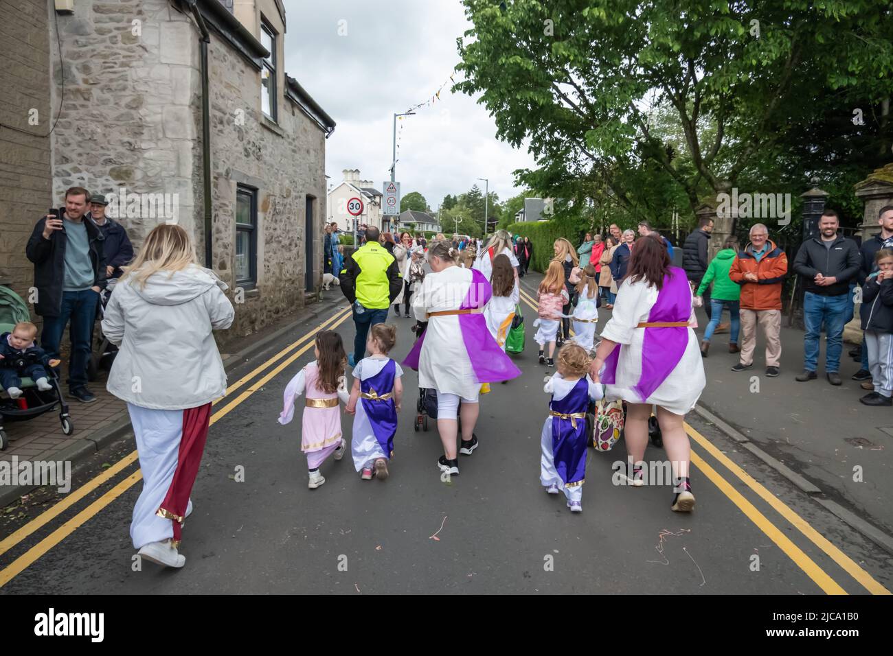 Strathaven, Scotland, UK. 11th June, 2022. Strathaven Gala makes a ...