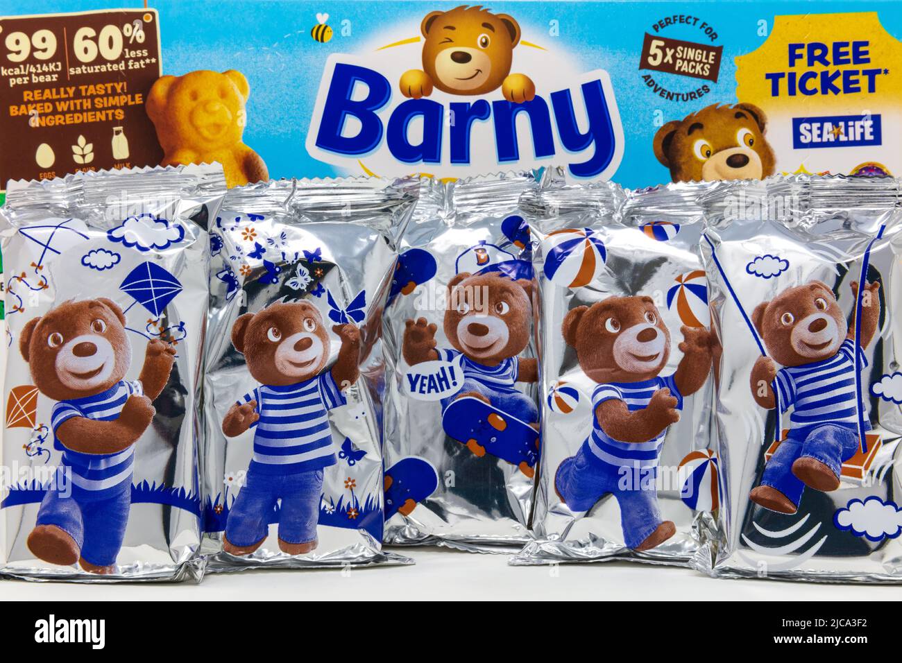 Barny bear hi-res stock photography and images - Alamy