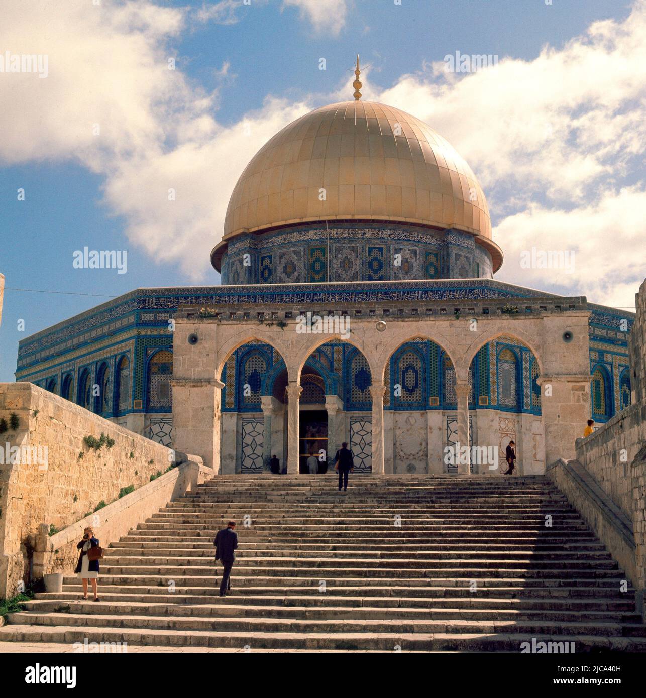 ESCALERA DE ACCESO A LA MEZQUITA DE ROCA - SIGLO VII - FOTO AÑOS 60 ...