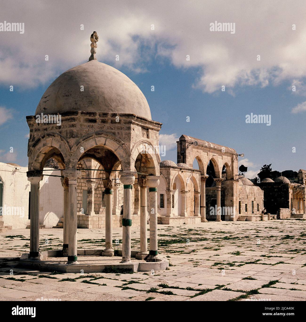 TEMPLETE-MEZQUITA DE ROCA - FOTO AÑOS 60. Location: MEZQUITA DE LA ROCA ...