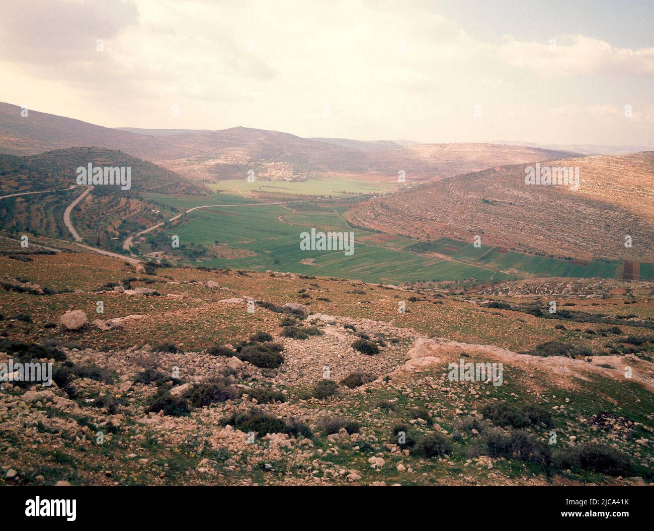 Vista de un valle hi-res stock photography and images - Alamy