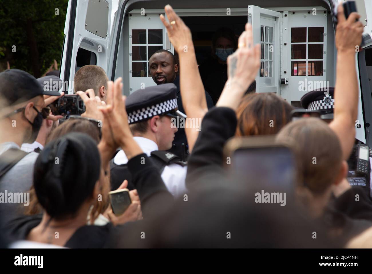 Angry crowds hi-res stock photography and images - Alamy