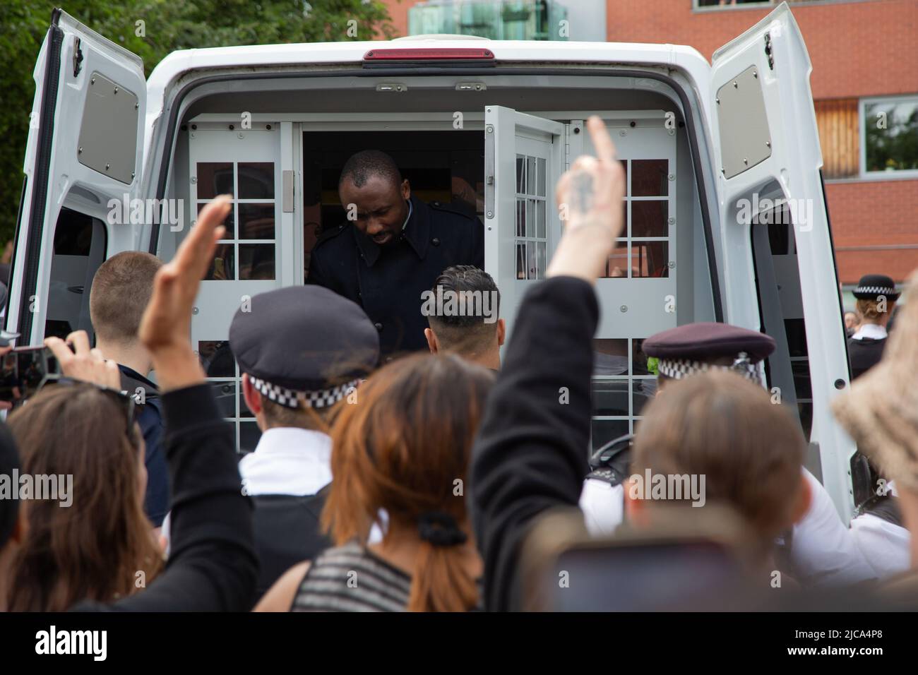 Angry crowds hi-res stock photography and images - Alamy