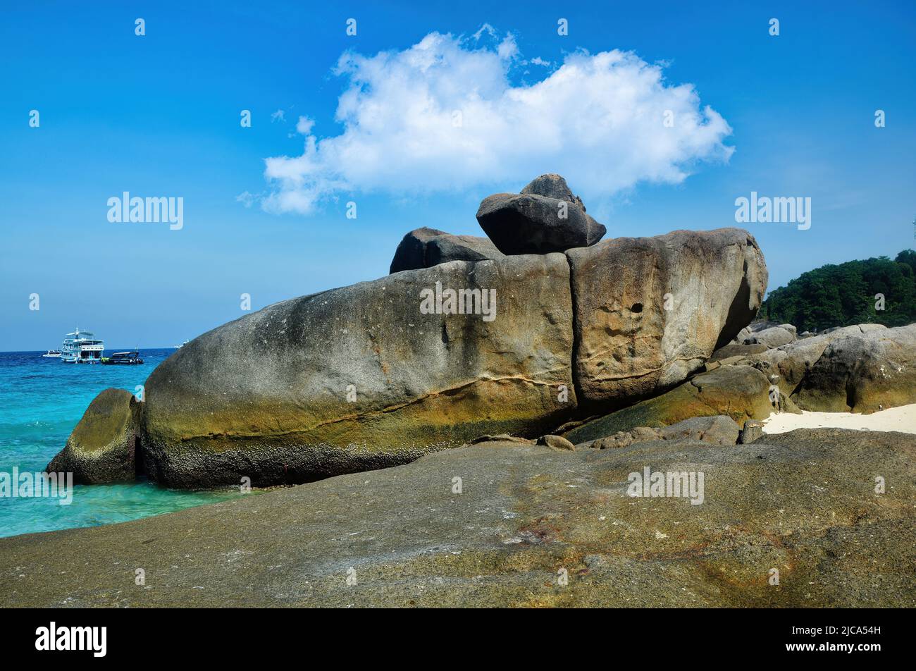The famous beaches, quiet bays and tropical forests make Phuket the ...
