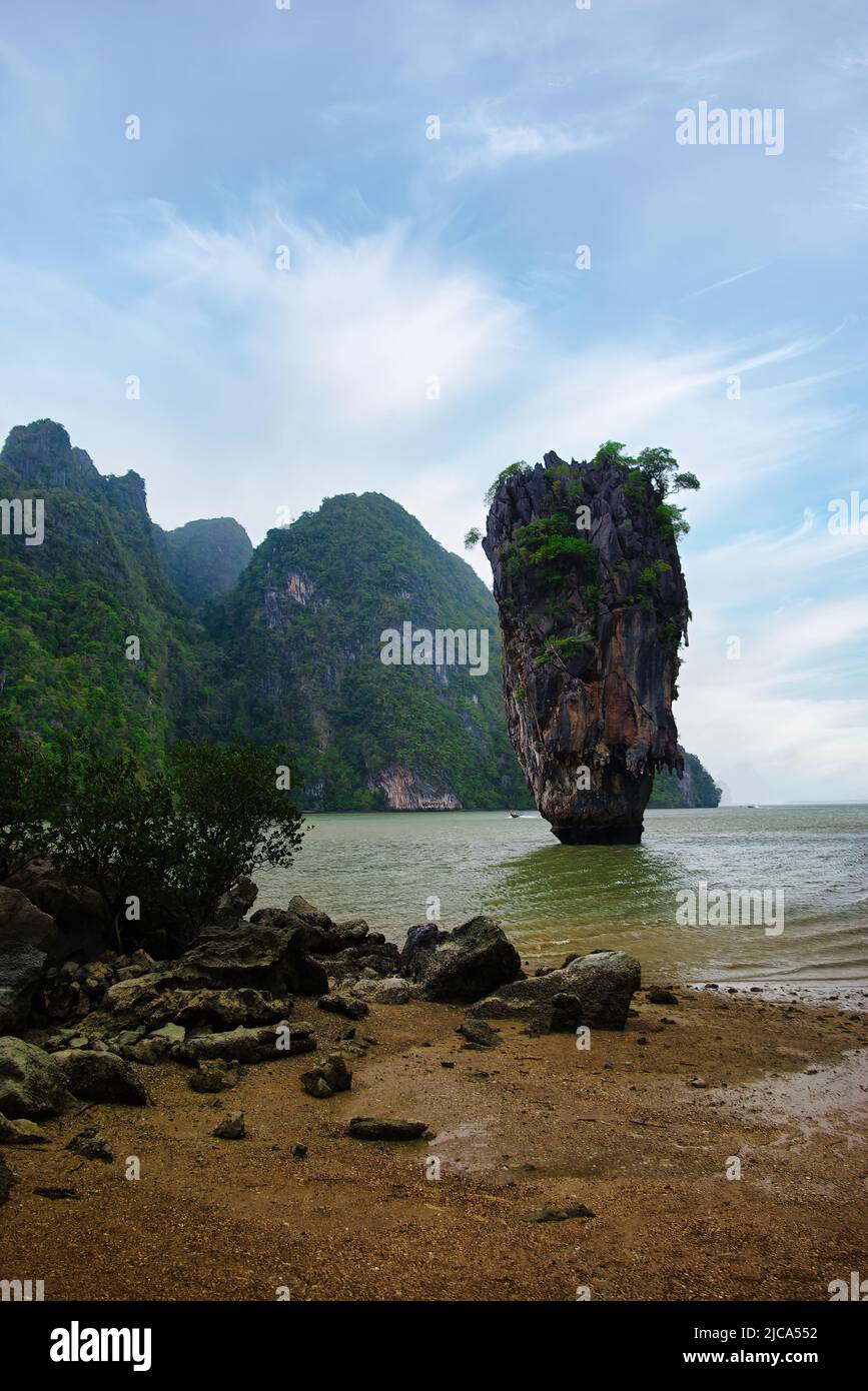 The famous beaches, quiet bays and tropical forests make Phuket the ...