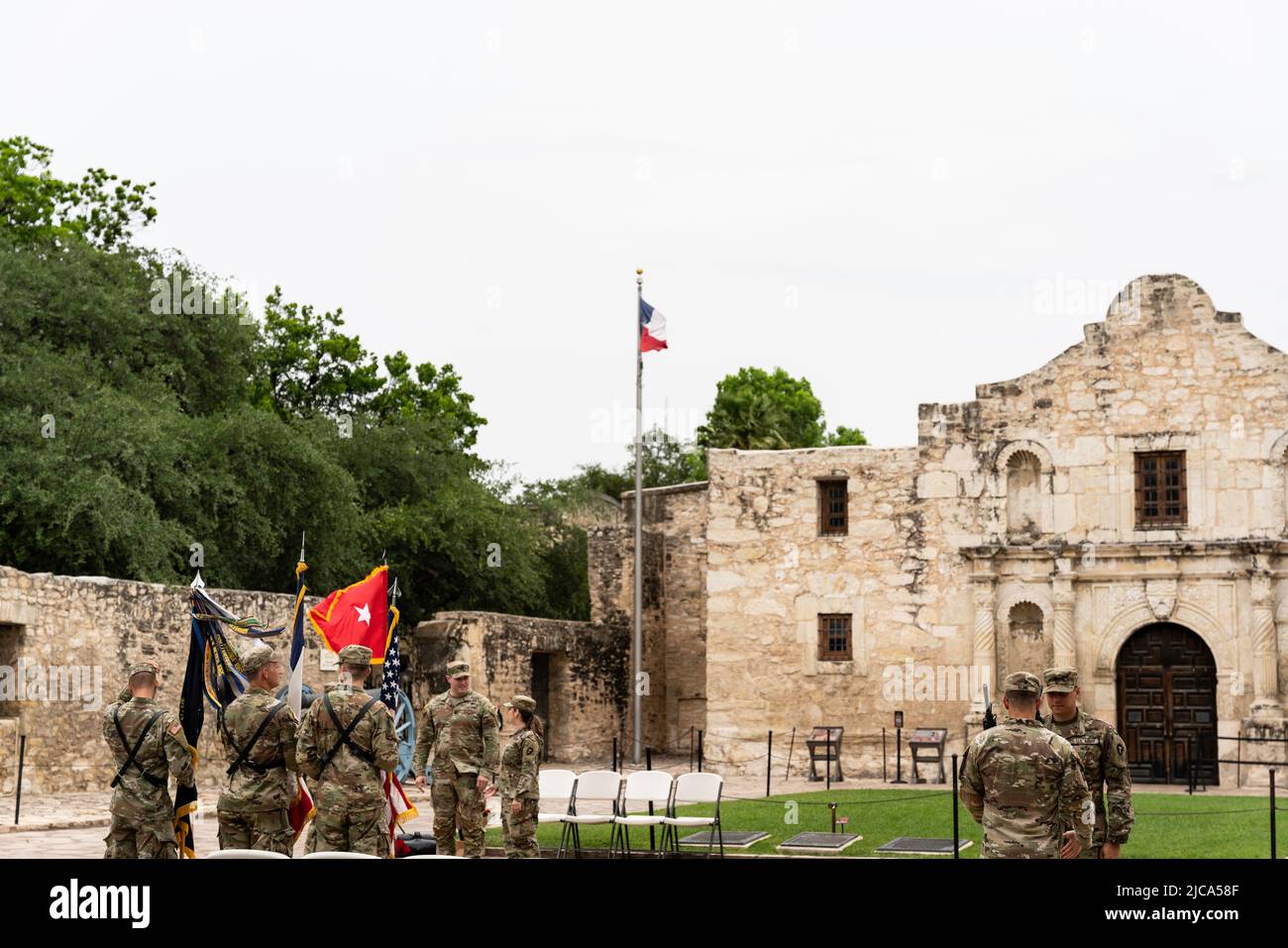 Historic Fort Alamo in San Antonio downtown Stock Photo - Alamy