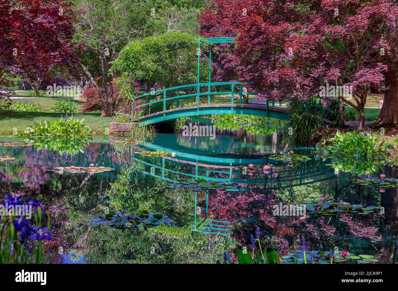 Reflection gardens hi-res stock photography and images - Alamy