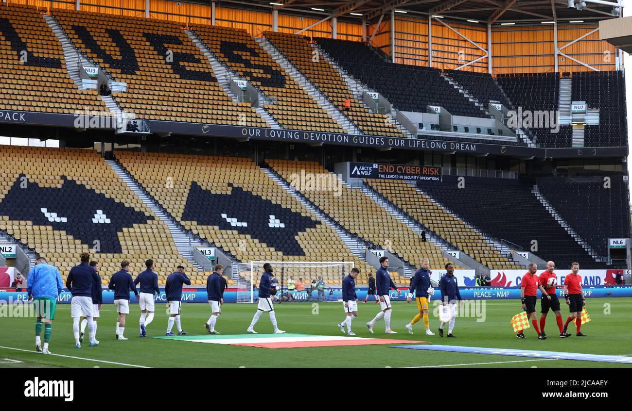 Nearly empty stadium hi-res stock photography and images - Alamy