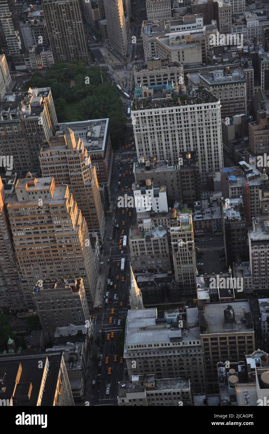 New york city urban overview hi-res stock photography and images - Alamy