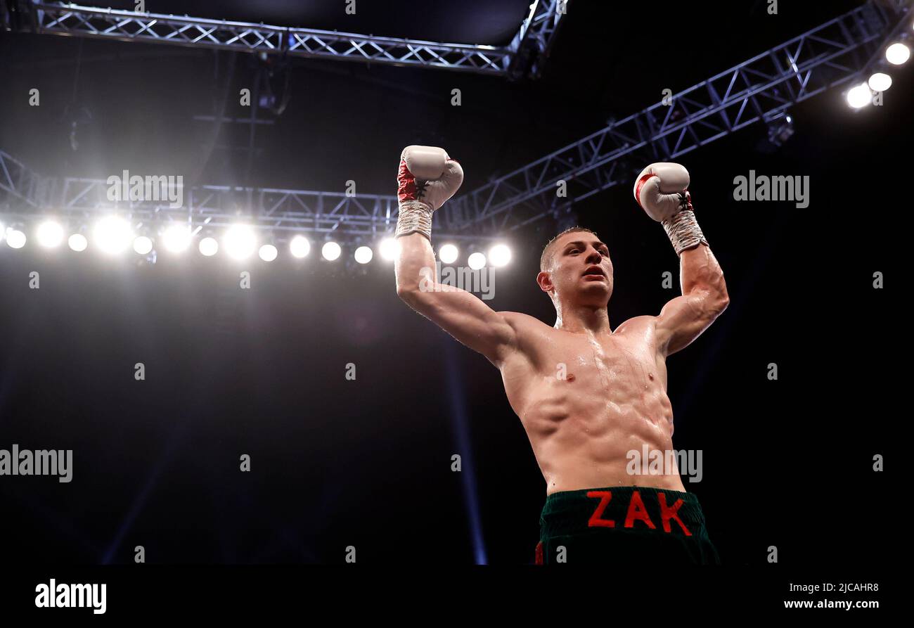 Zak Chelli celebrates victory over Germaine Brown in the super ...