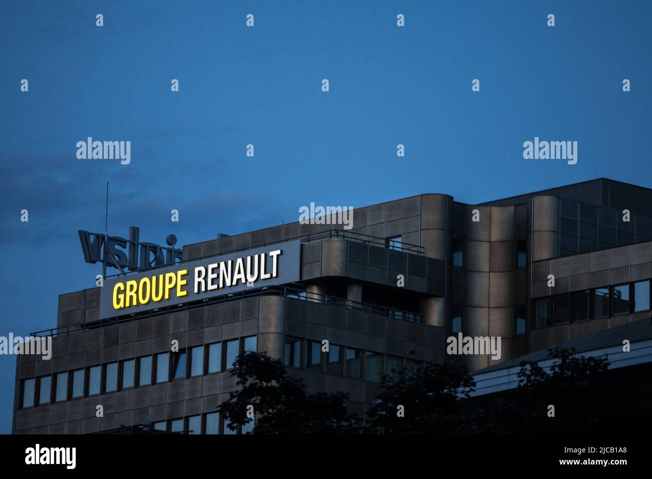Picture of the Groupe Renault sign with their logo on their main office ...