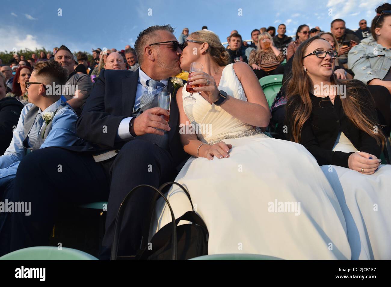Stereophonicsscarborough open air theatregraham finneywedding hi-res ...