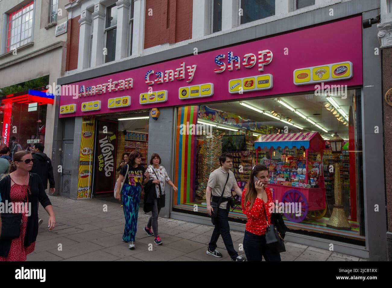 American sweet shop oxford street hi-res stock photography and images ...