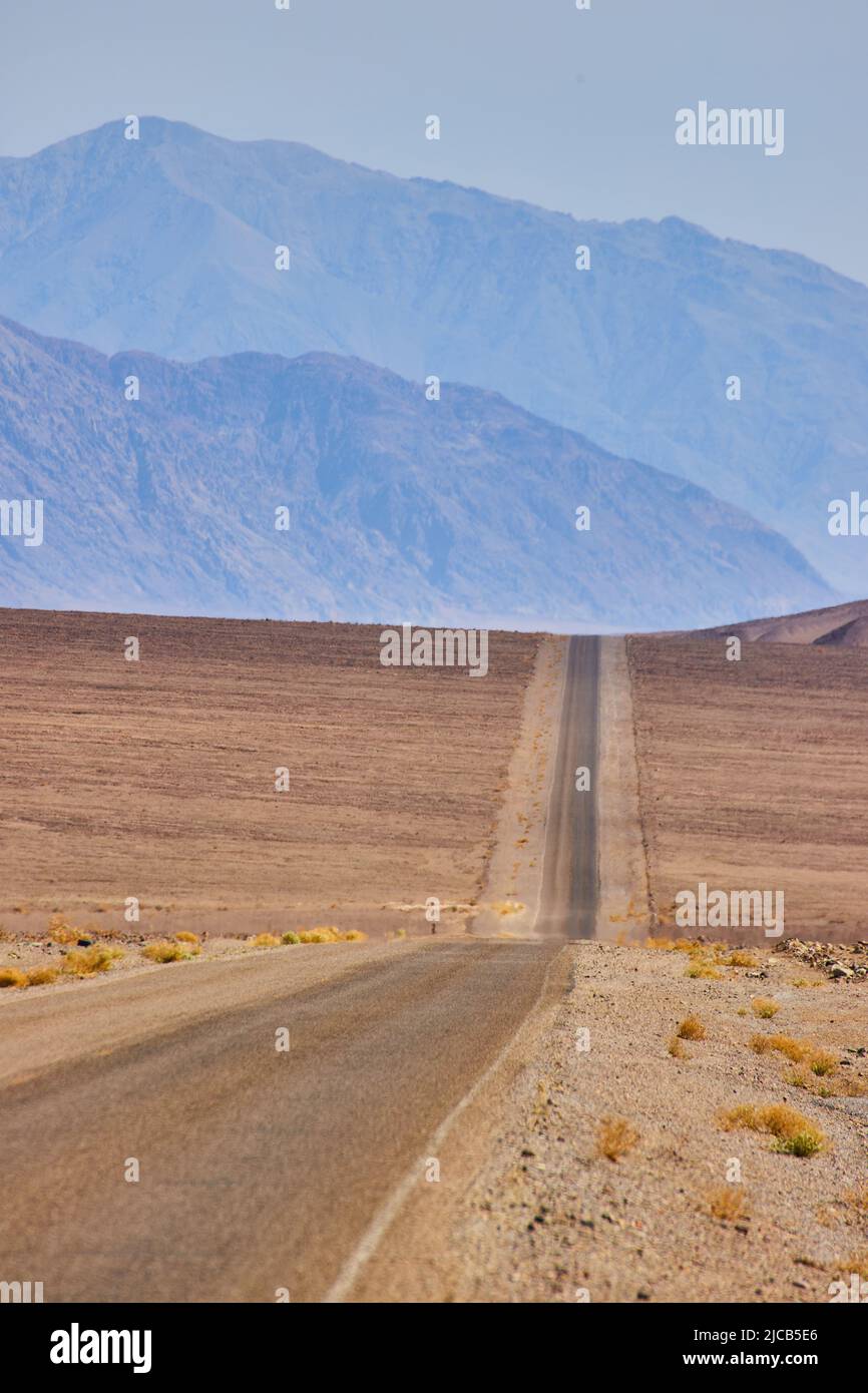 Empty plains hi-res stock photography and images - Alamy