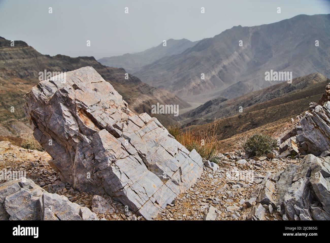 Rectangular boulders hi-res stock photography and images - Alamy