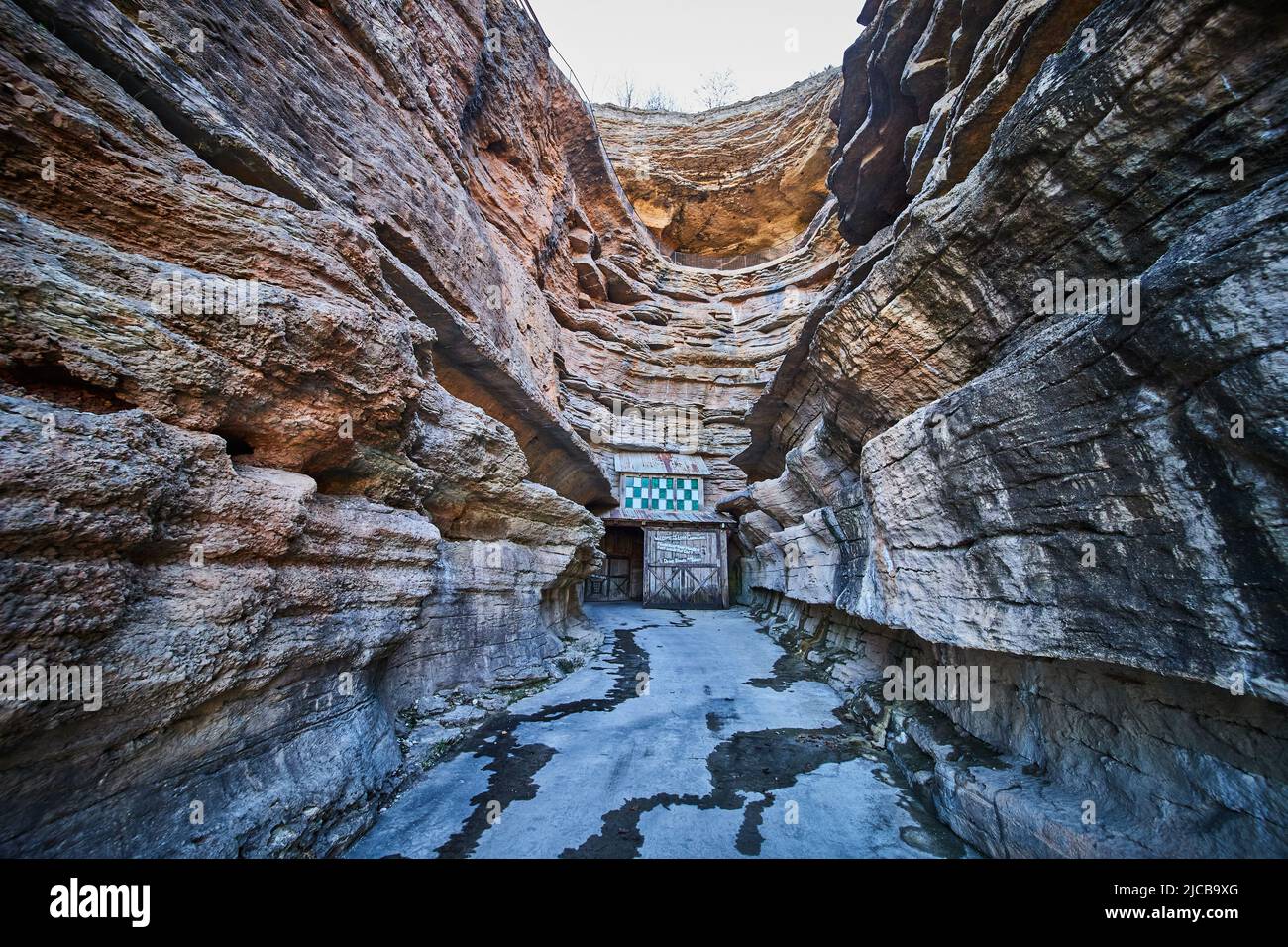 Lost canyon cave and nature trail hi-res stock photography and images ...