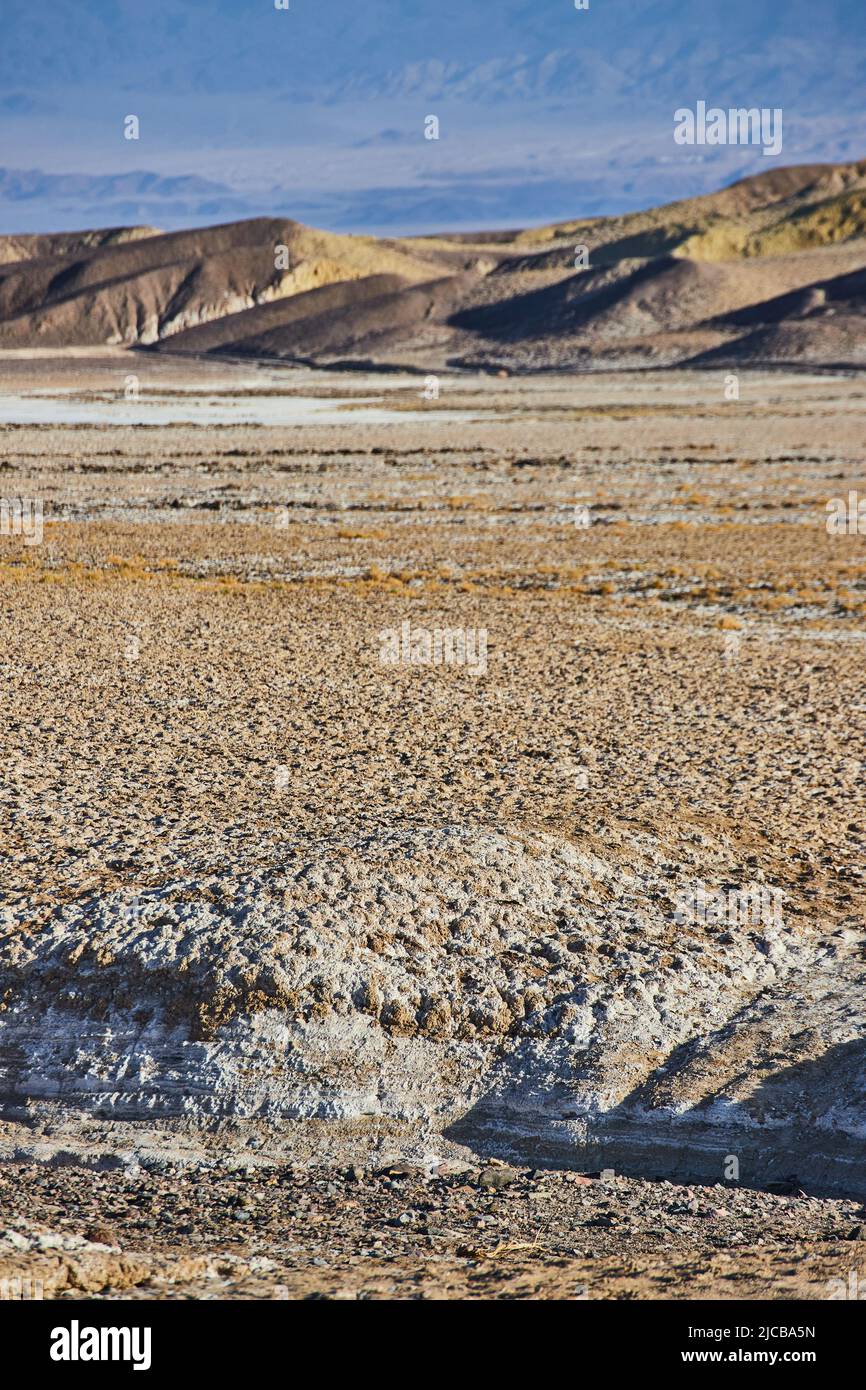 Large open desert plains with mountains on horizon Stock Photo - Alamy
