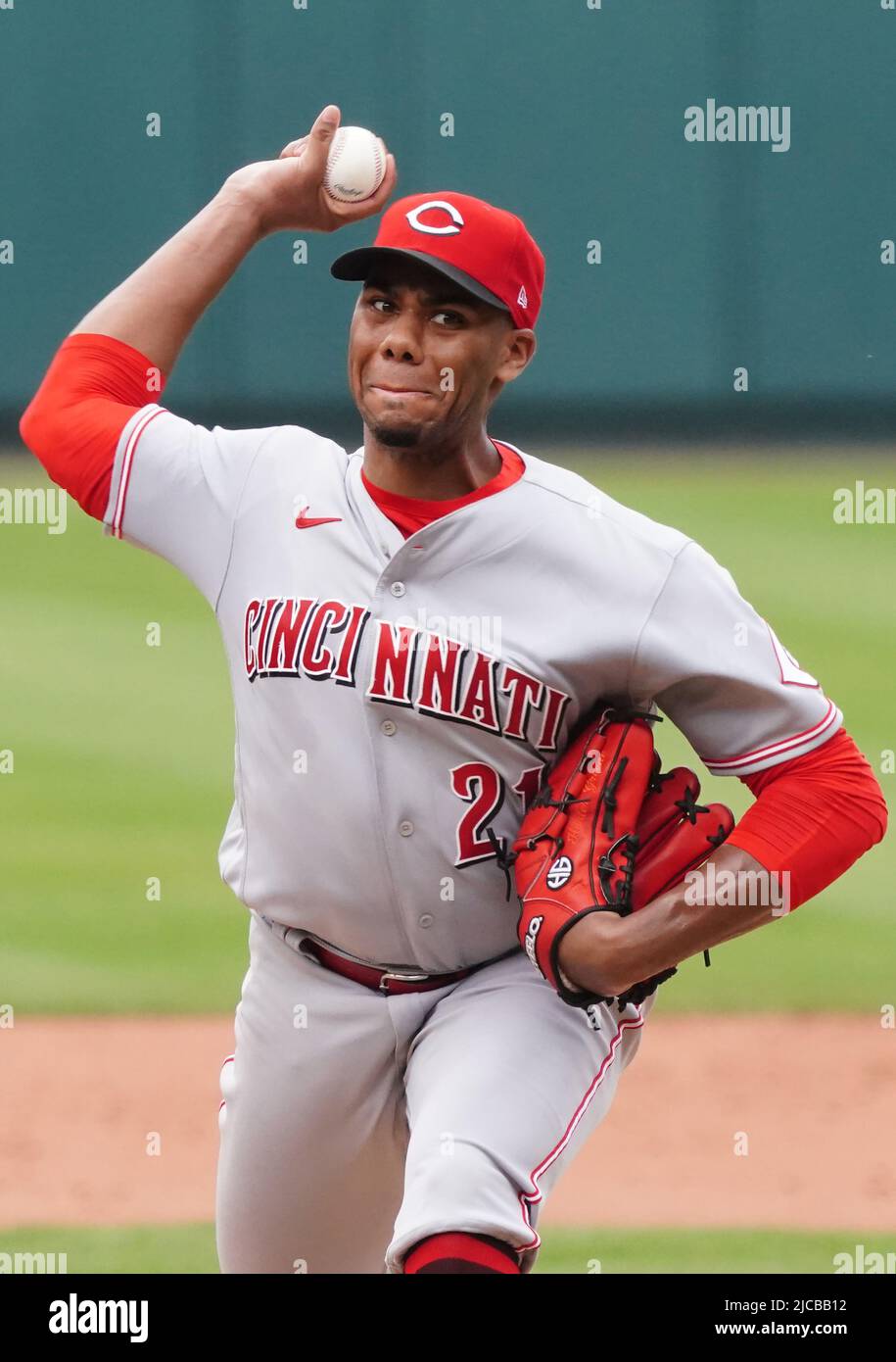 Cincinnati Reds starting pitcher Hunter Greene delivers a pitch to the ...