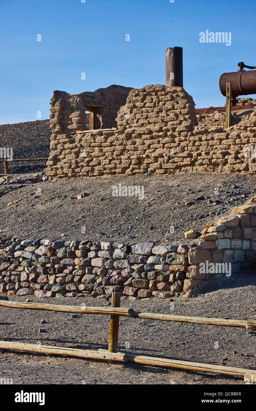 Stone wall structures in desert Stock Photo - Alamy