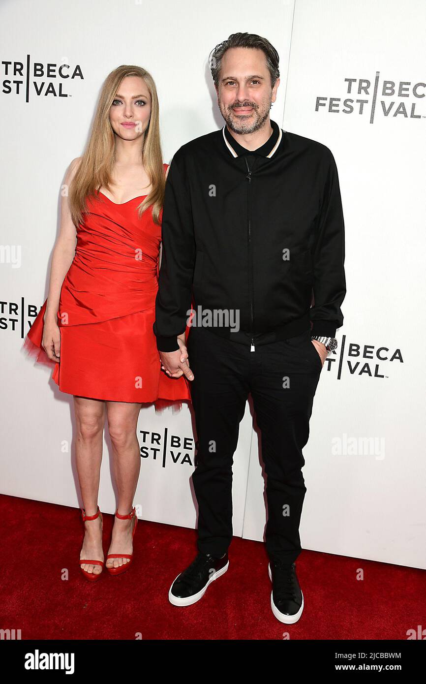 Amanda Seyfried and husband Thomas Sadoski attends the World Premiere ...