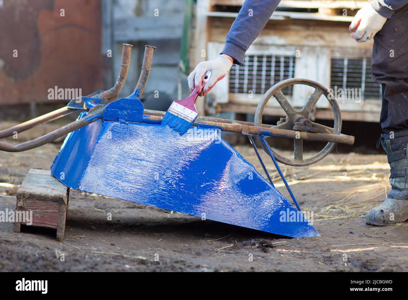 Wheelbarrow and painting hi-res stock photography and images - Alamy