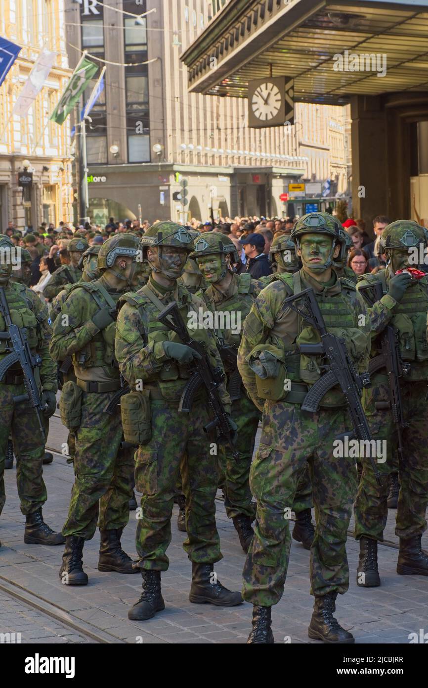 Camouflaged troops on Aleksanterinkatu street at National Parade on the ...