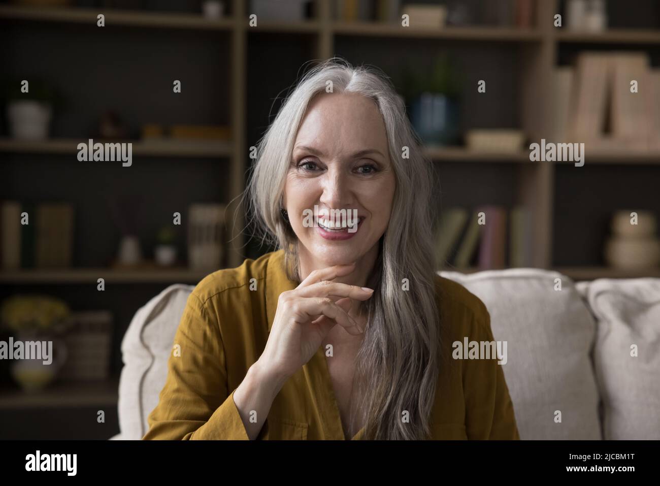 Beautiful older woman hi-res stock photography and images - Alamy