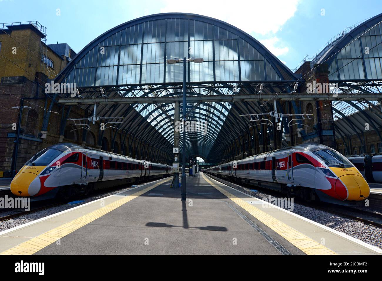 LNER Azuma High Speed train At Kings Cross Station, London, UK Stock Photo - Alamy