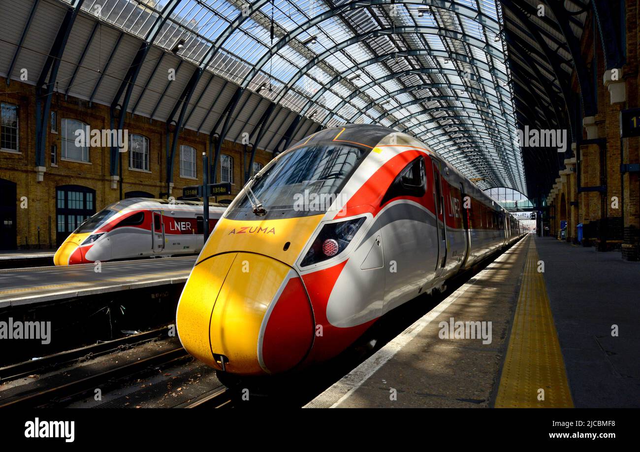 Lner azuma kings cross hi-res stock photography and images - Alamy