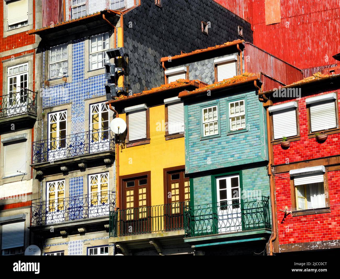 Old town porto portugal facade hi-res stock photography and images - Alamy