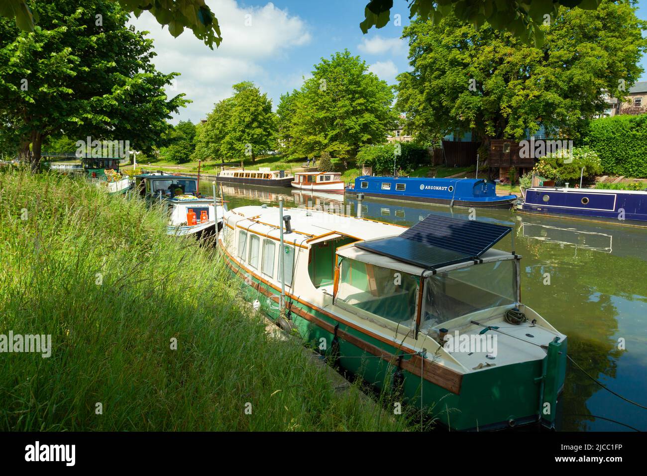 Houseboats on river Cam in Cambridge, England Stock Photo - Alamy