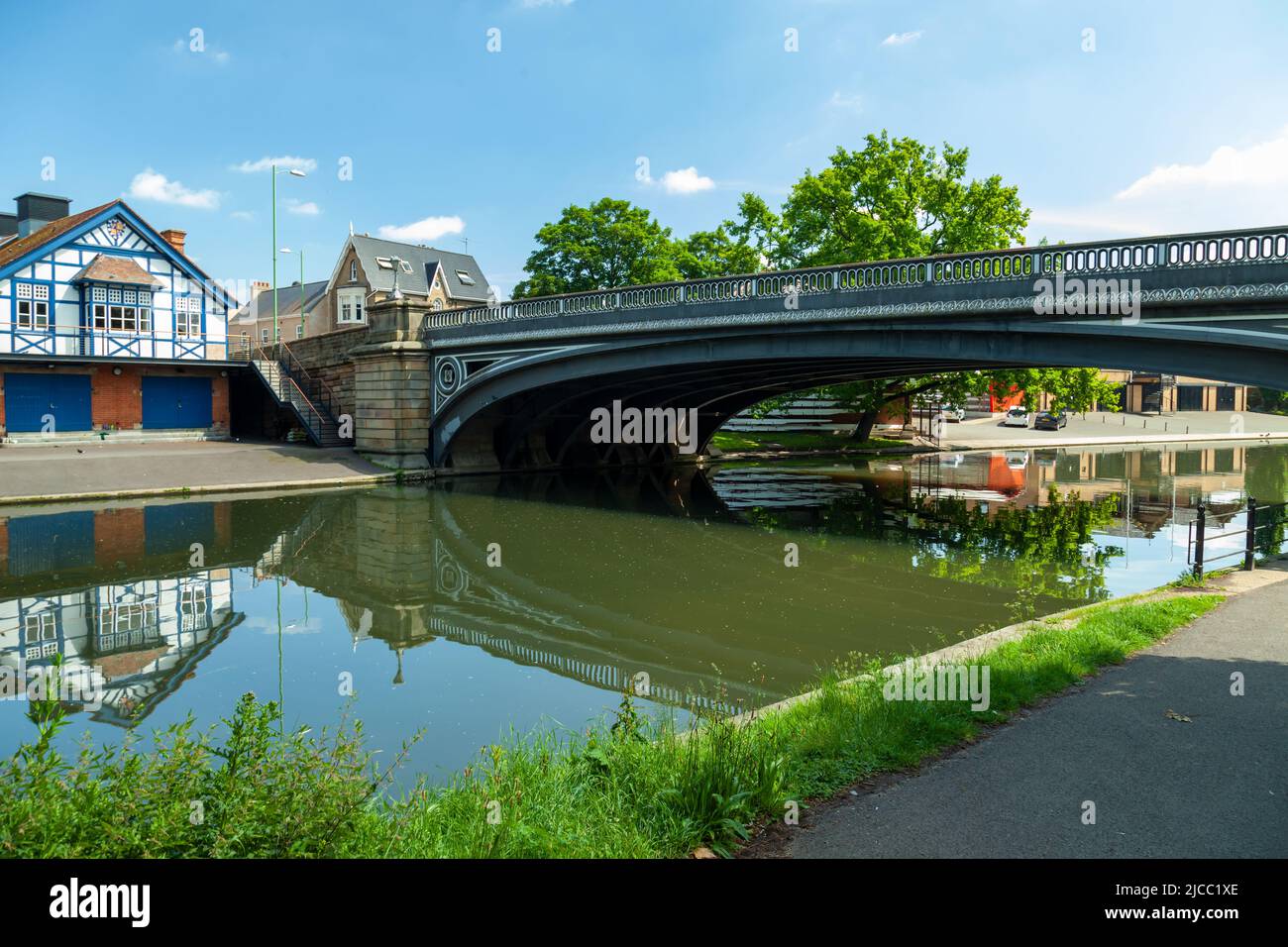 Victoria bridge over river hi-res stock photography and images - Alamy