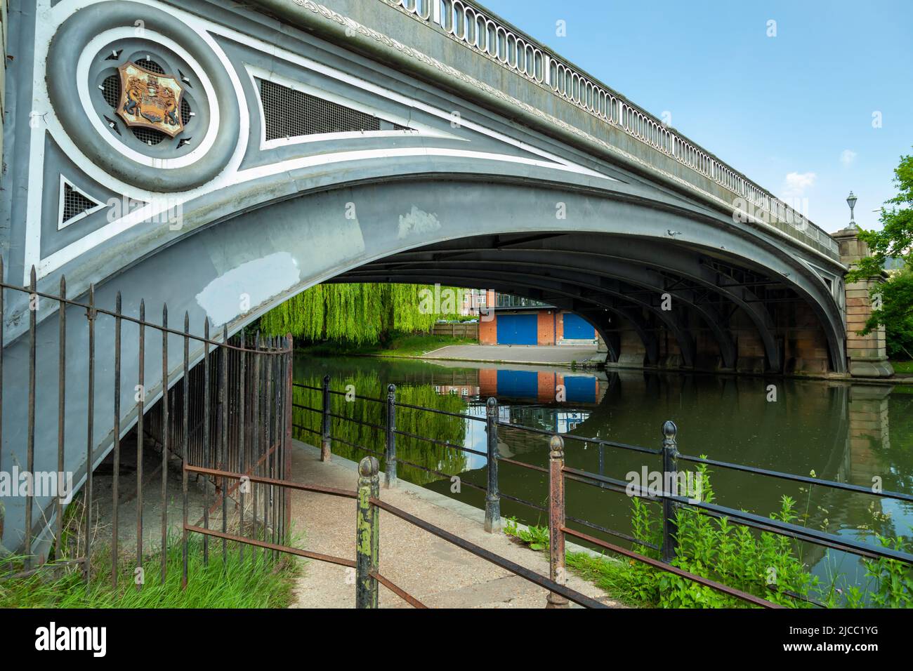 Victoria bridge over river hi-res stock photography and images - Alamy