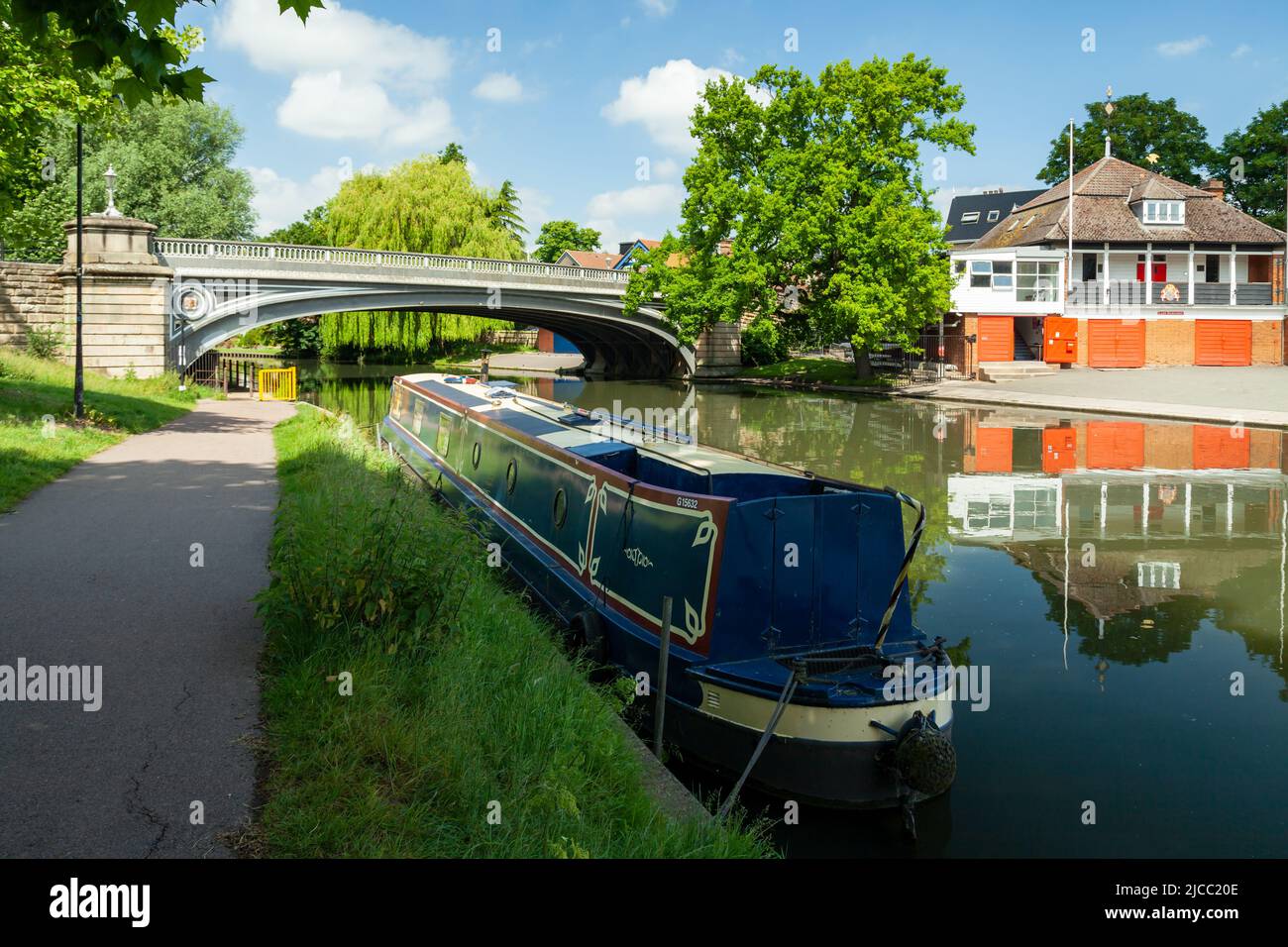 Houseboat on river Cam in Cambridge, England Stock Photo - Alamy