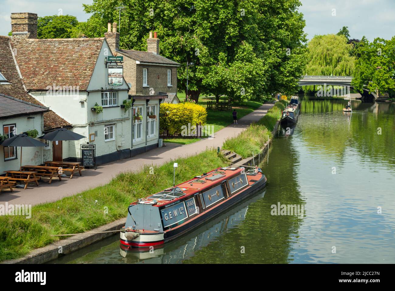 Spring midday on the riverside in Cambridge, England Stock Photo - Alamy