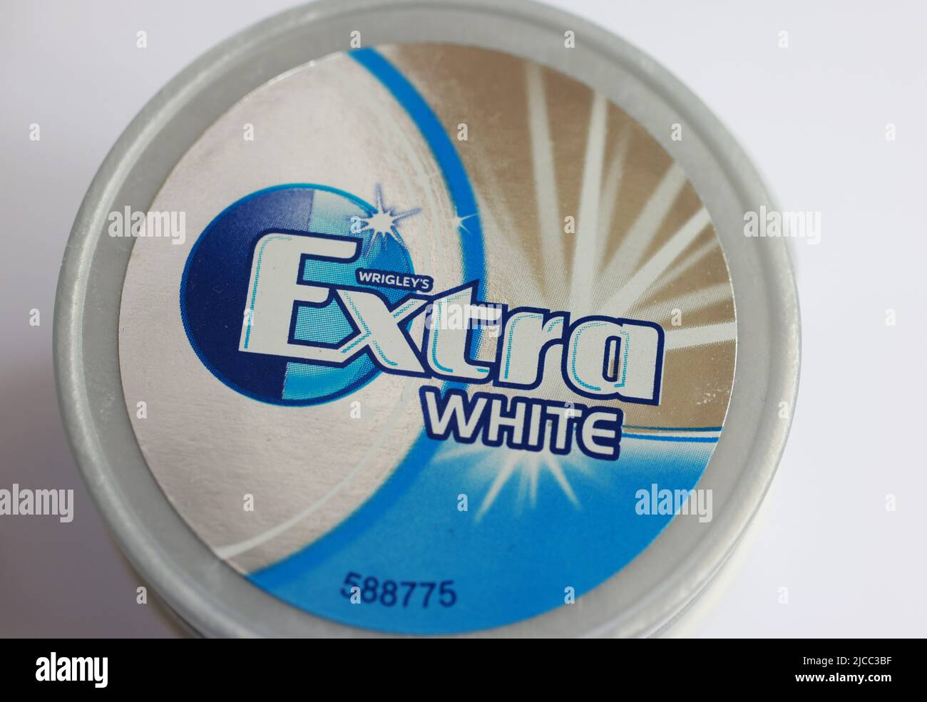 Extra white sweet mint chewing gum from the brand Wrigleys from Mars ...