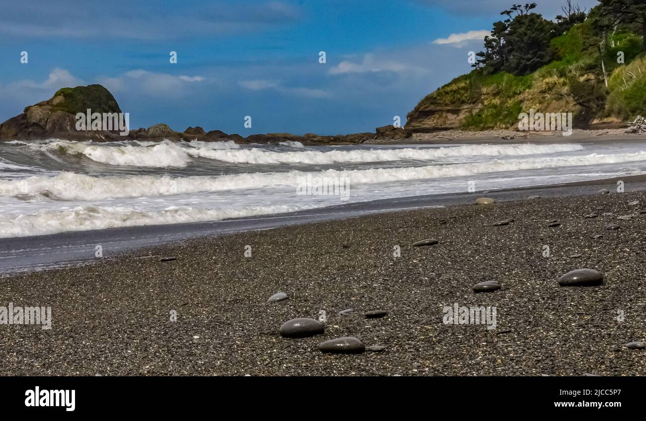 Pebble beach in Olympic National Park, Washington, USA Stock Photo - Alamy