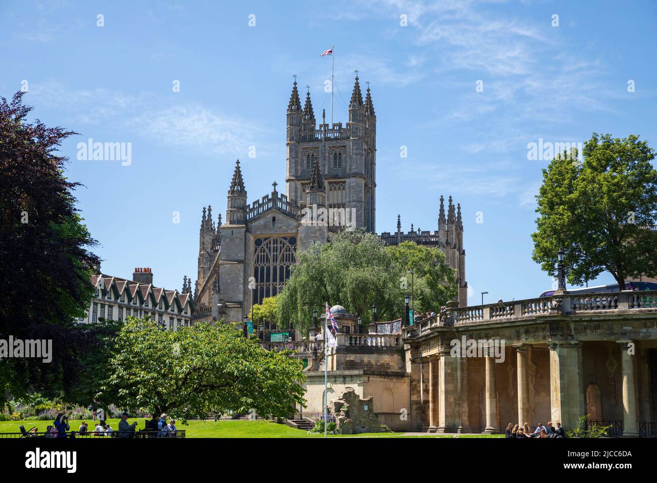 Bath Abbey & Parade Gardens in Bath, Somerset, England Stock Photo - Alamy