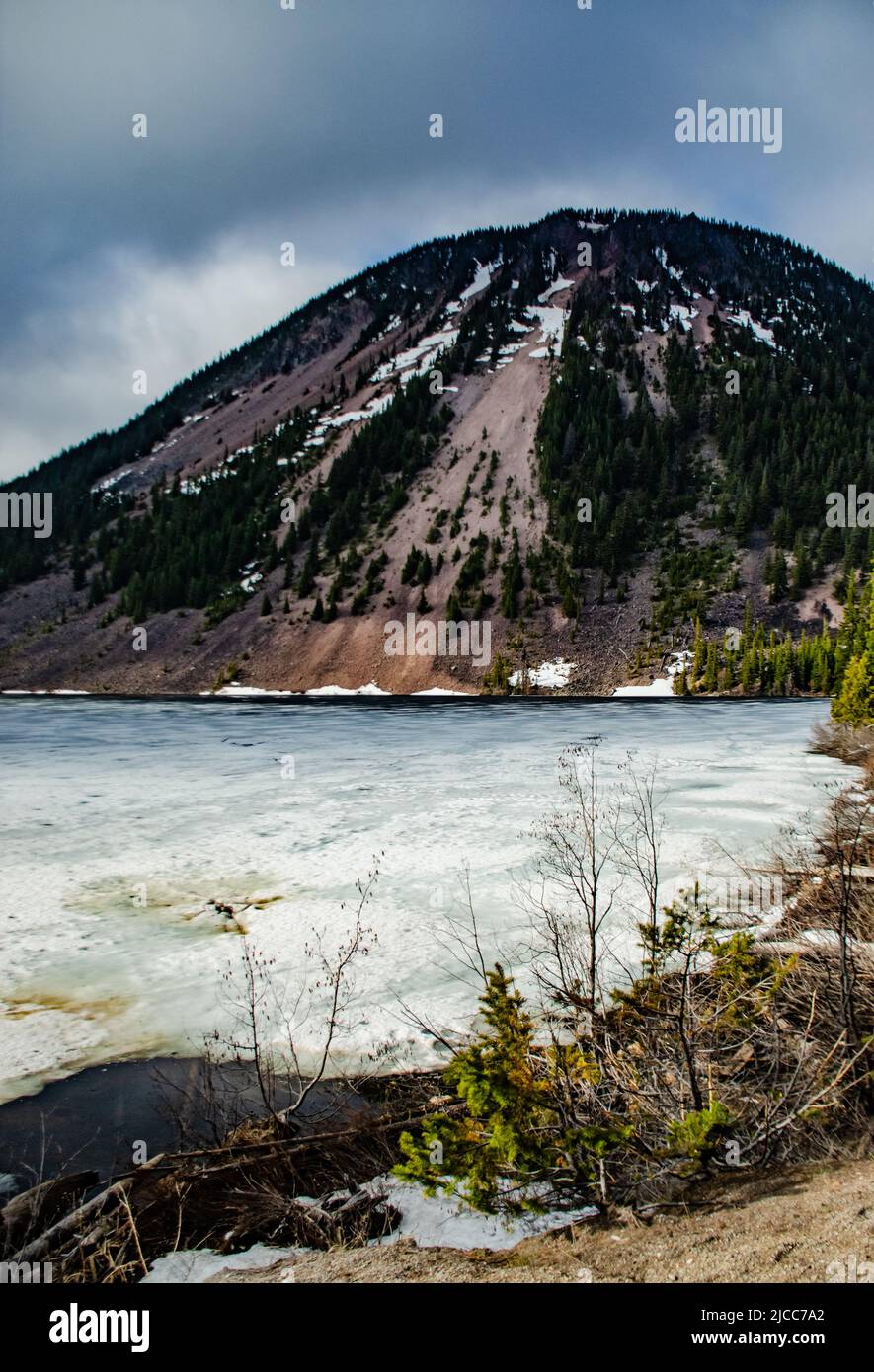 Frozen mountain lake, Washington state, USA Stock Photo - Alamy