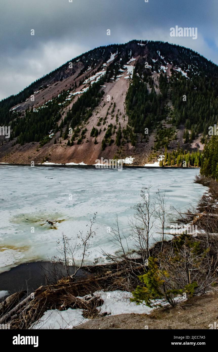 Frozen mountain lake, Washington state, USA Stock Photo - Alamy