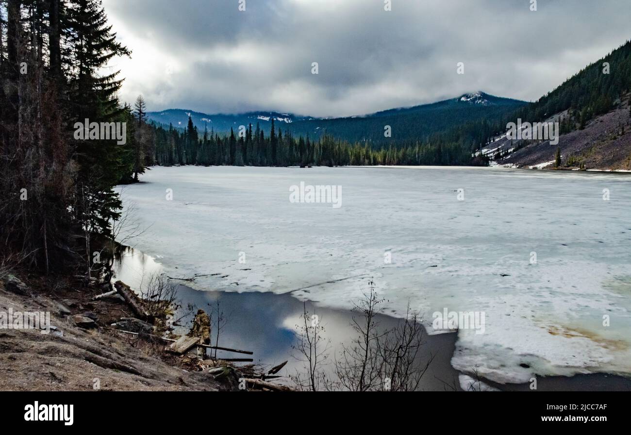 Frozen mountain lake, Washington state, USA Stock Photo - Alamy