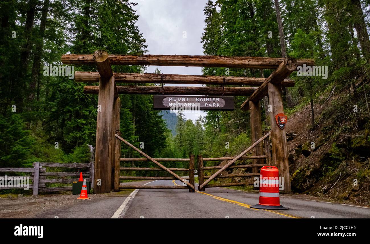 Entrance mount rainier national park hi-res stock photography and ...
