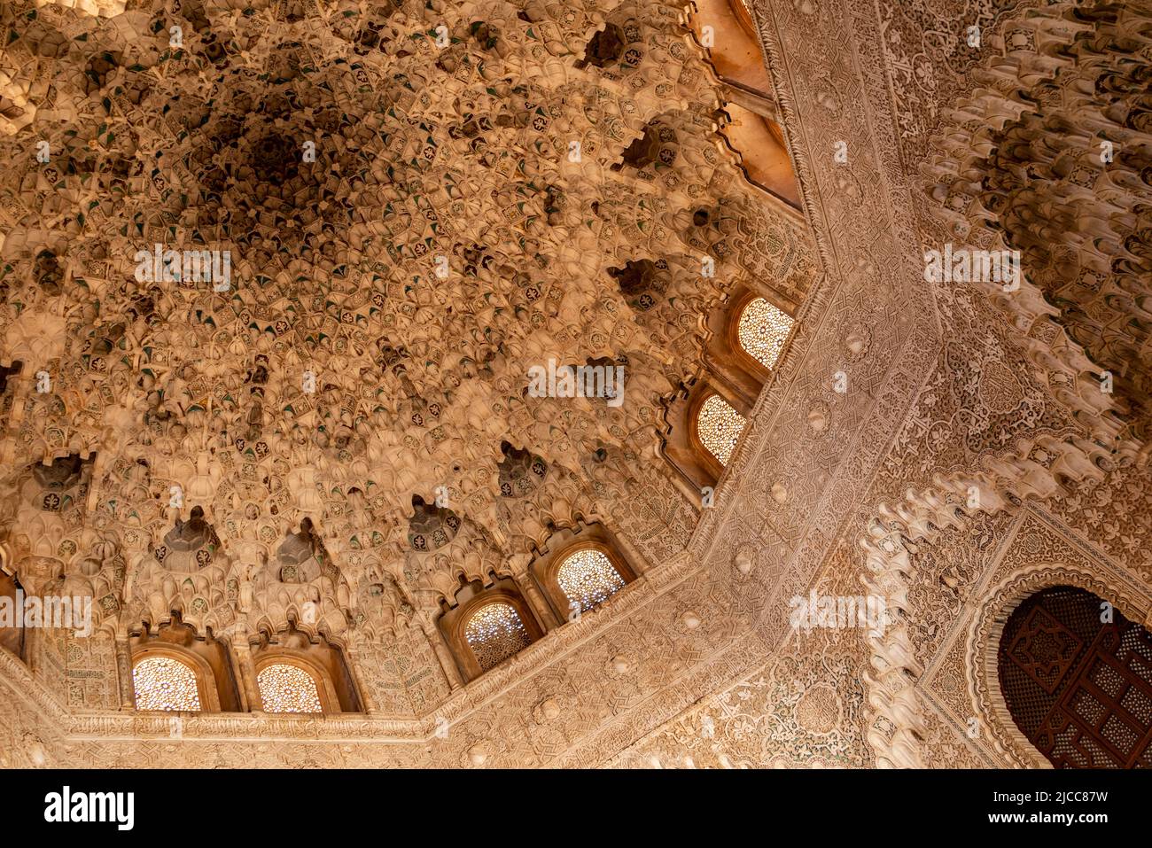 Granada alhambra ceiling hi-res stock photography and images - Alamy