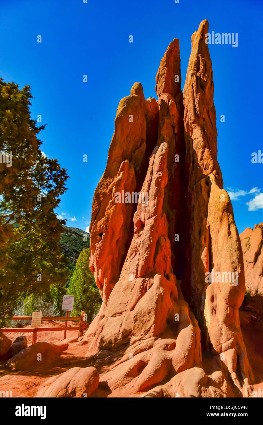 Eroded red-sandstone formations. Garden of the Gods, Colorado Springs ...