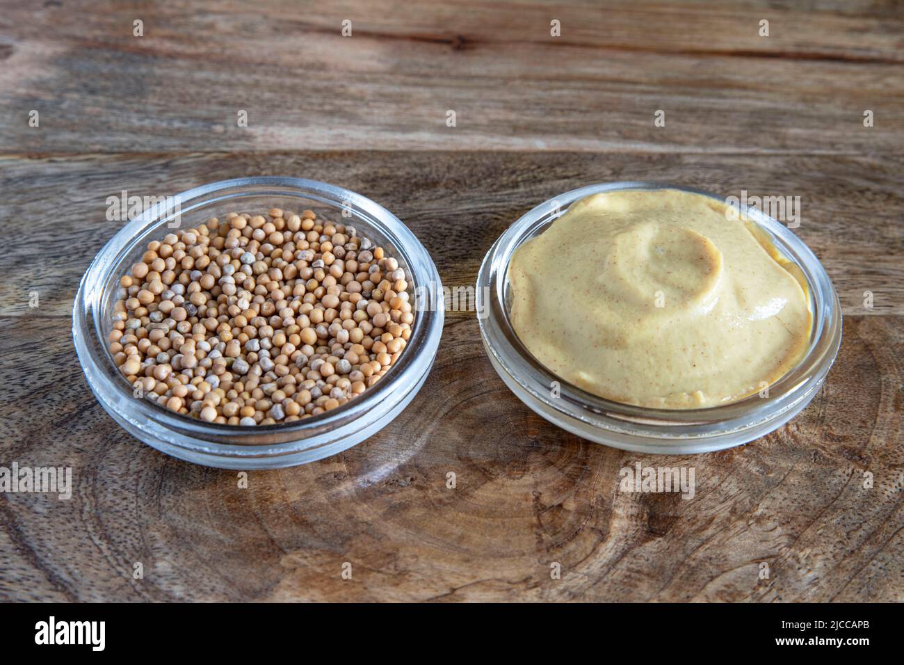 Dried yellow mustard seed hi-res stock photography and images - Alamy