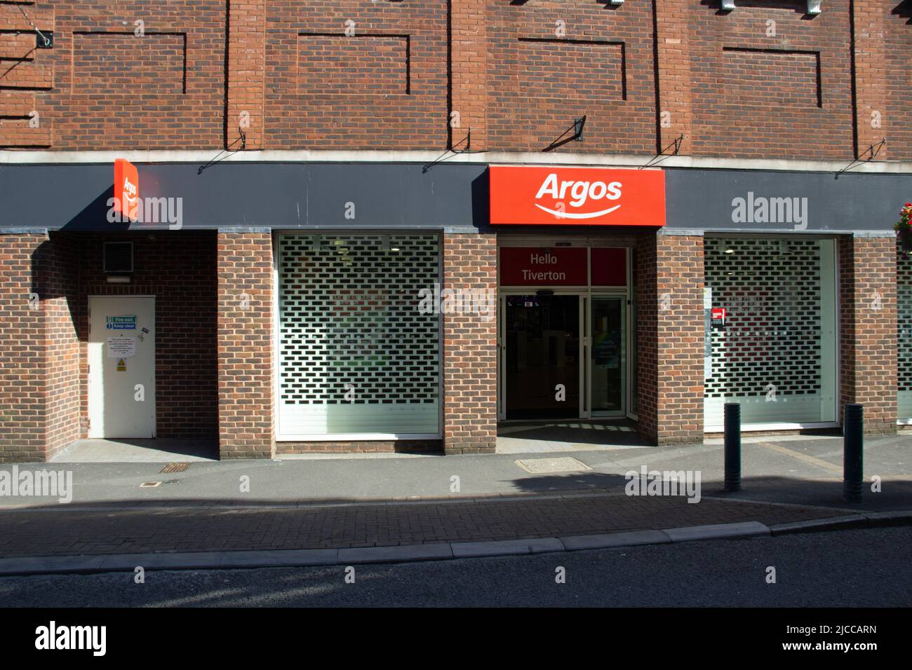 Argos high street store hi-res stock photography and images - Alamy