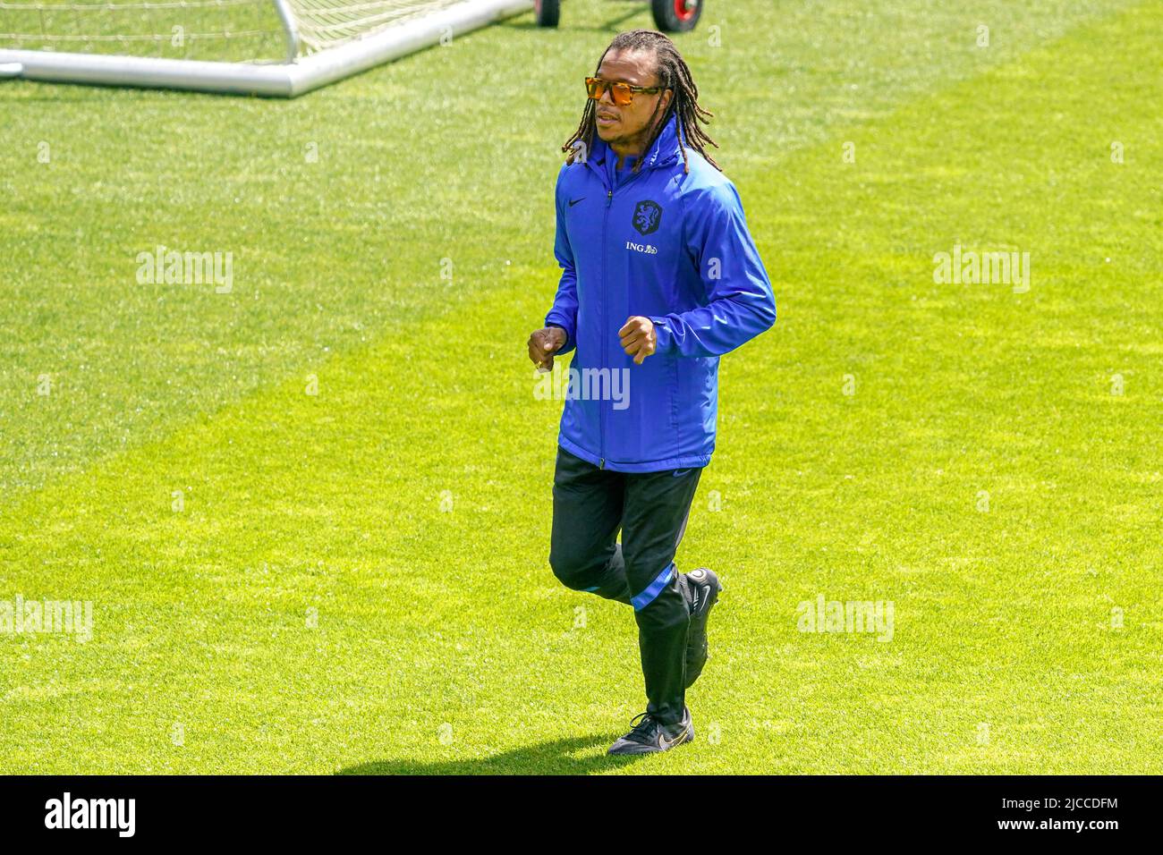 ZEIST, NETHERLANDS - JUNE 12: assistent coach Edgar Davids of The ...