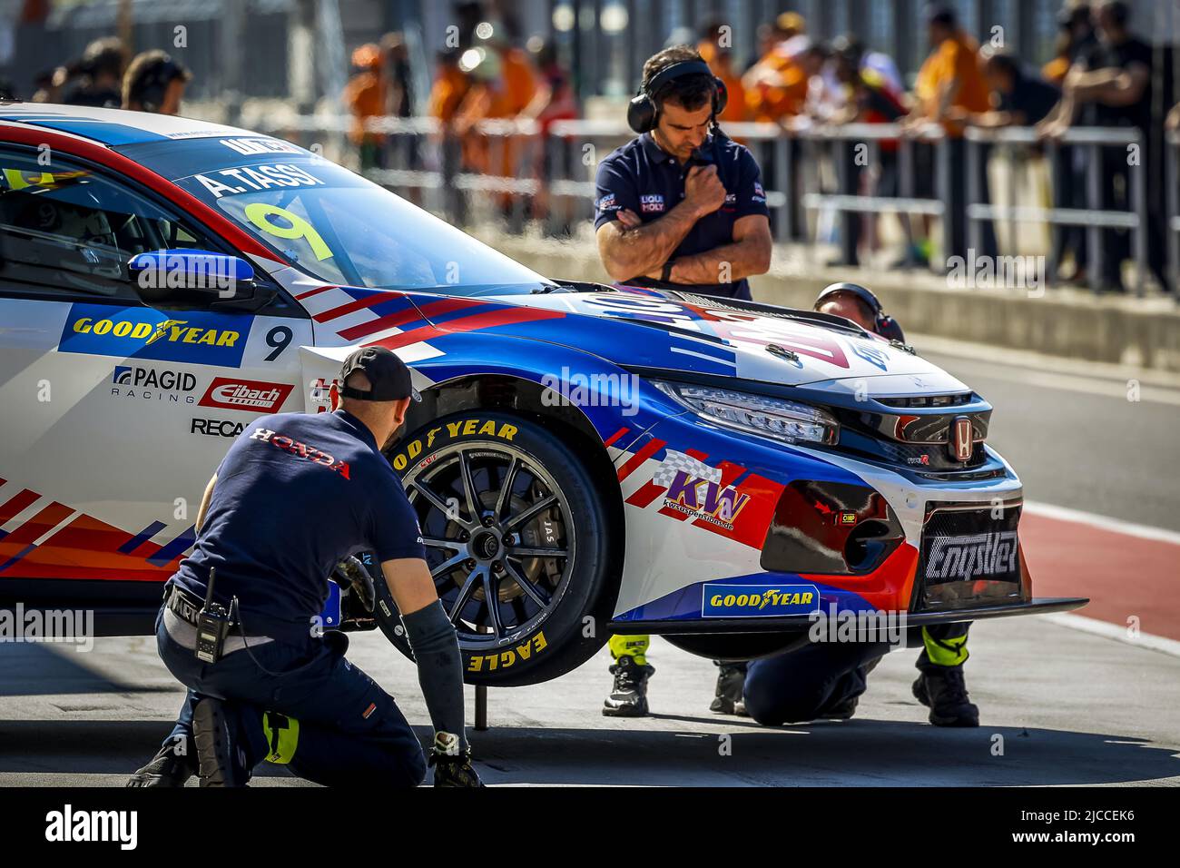 Honda civic pit lane hi-res stock photography and images - Alamy